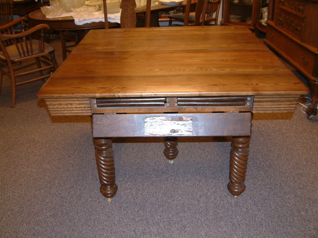 Robbins Dining Table with 4 leaves SOLD – Salado Creek Antiques
